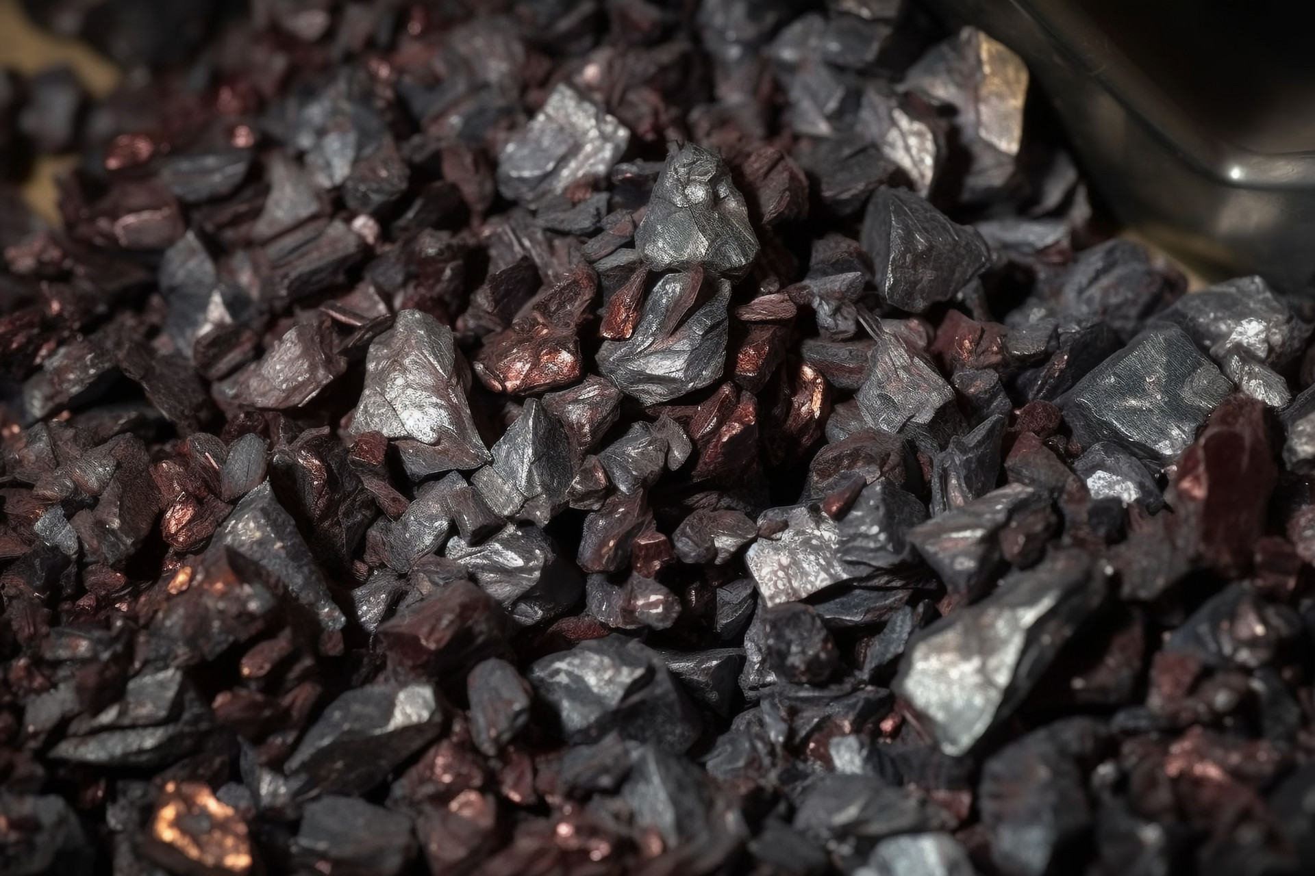 Dynamic balance between pig iron cost and demand